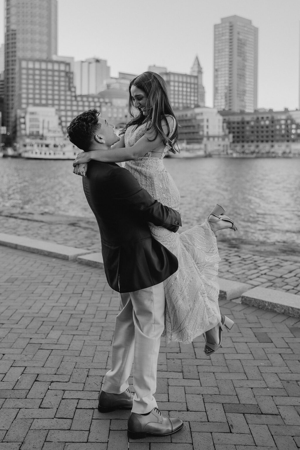 Seaport Engagement Photos: The Perfect Boston Skyline Backdrop ...